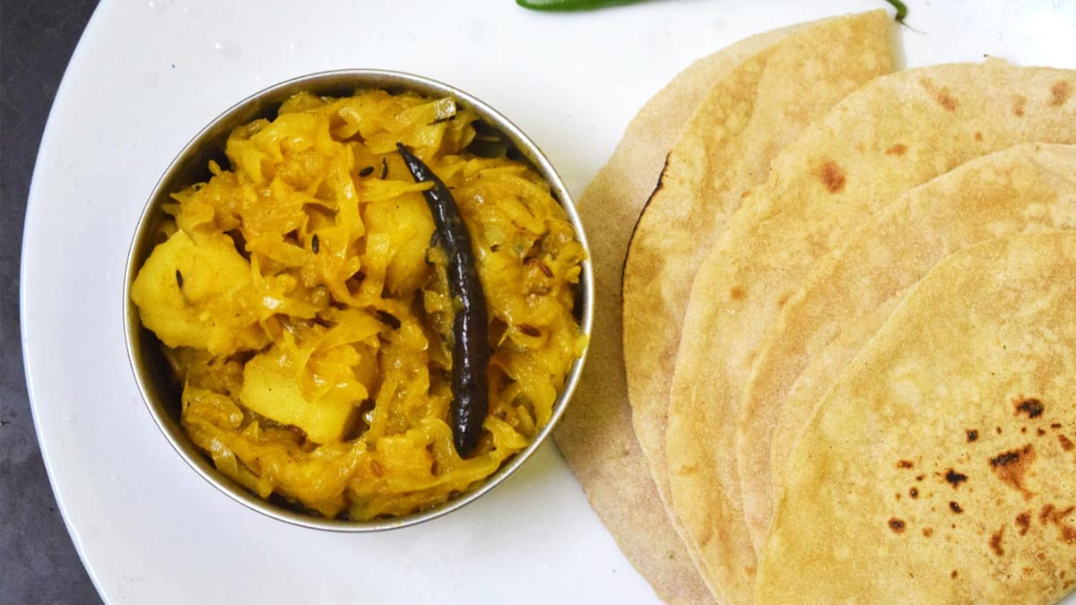 Bandhakopi'r Ghonto Recipe | Bengali Style Cabbage Dry Curry