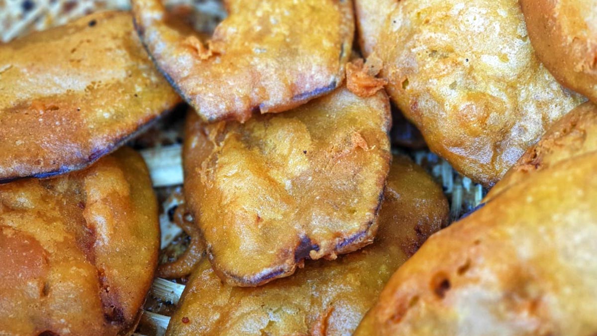 Beguni Recipe | How To Make Bengali Style Batter Fried Brinjal