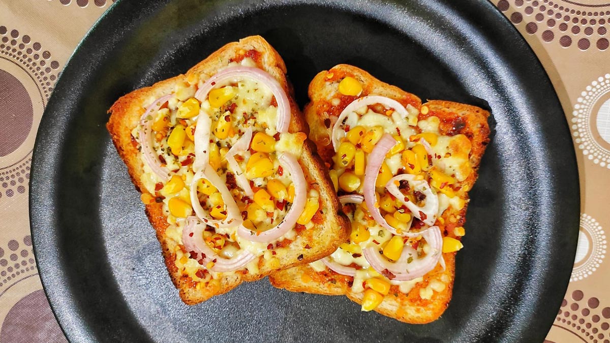 Bread Pizza Recipe | How To Make Bread Pizza Easily In OTG