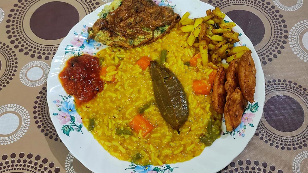 Masoor Dal Khichuri Recipe | How To Make Bengali-Style Khichdi