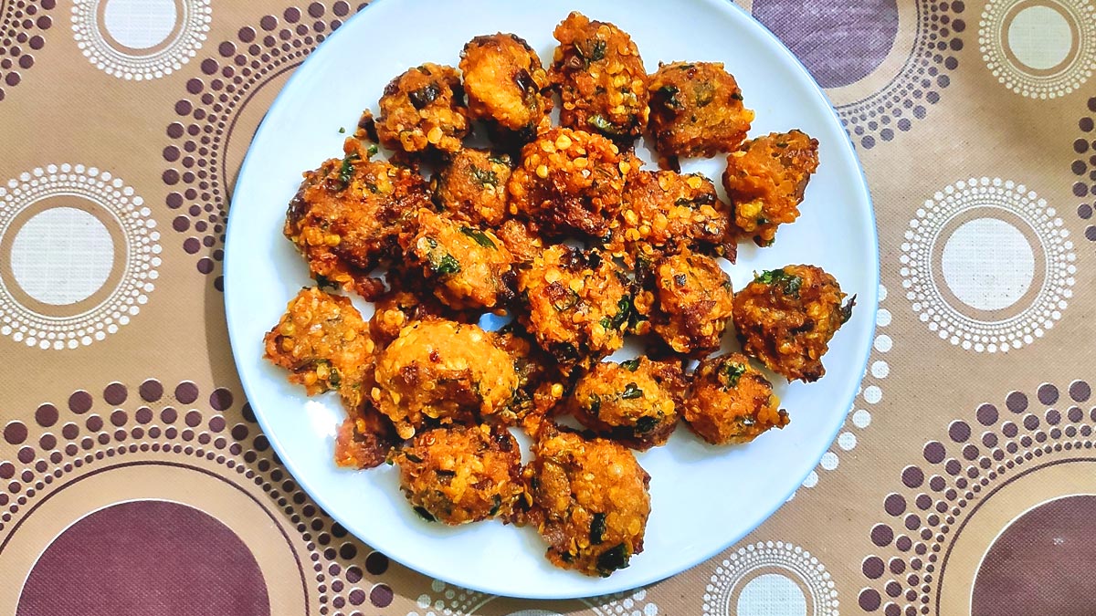 Masoor Daler Bora Recipe | How To Make Bengali Lentil Fitters