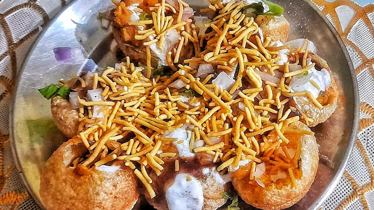 Doi Fuchka Recipe | How To Make Bengali-Style Dahi Phuchka